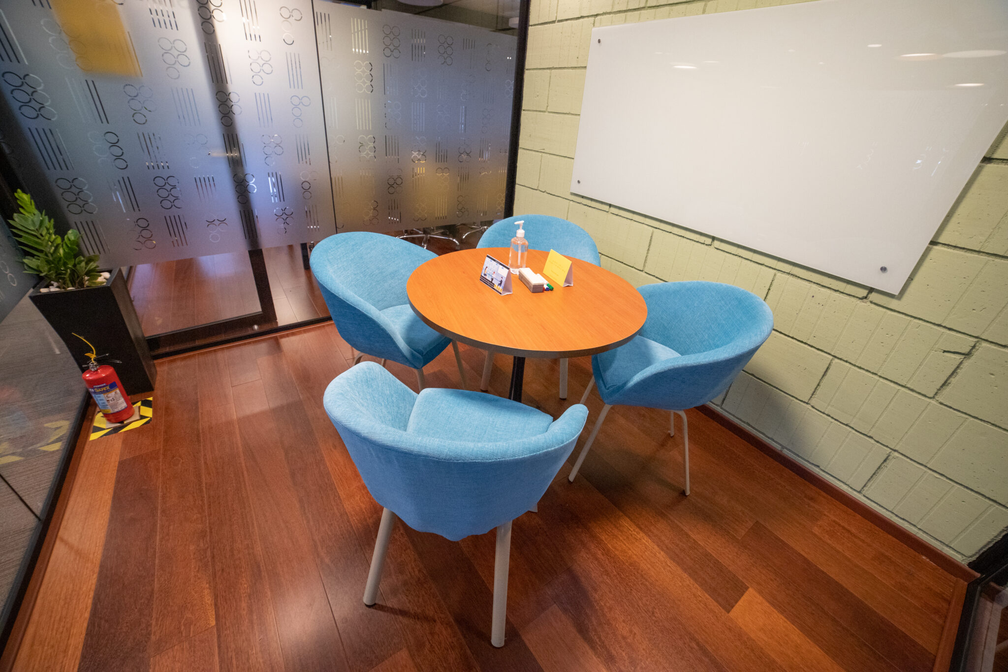 How to enhance employee productivity with office layouts